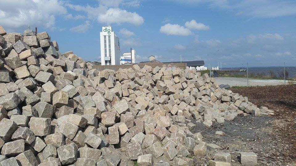 Brosten sten og grus